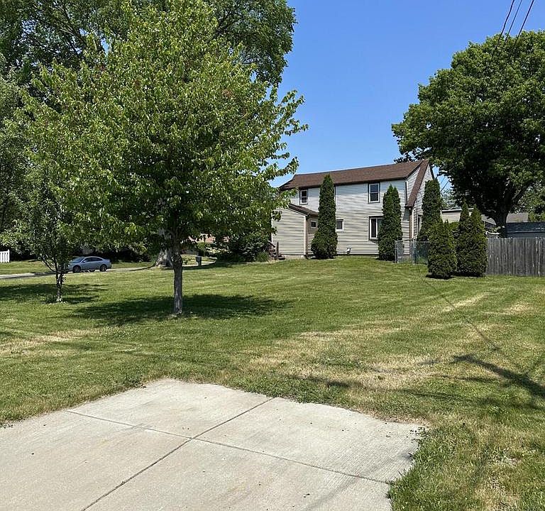 3302 E Mallory Ave, Cudahy, WI 53110 | MLS #1836634 | Zillow