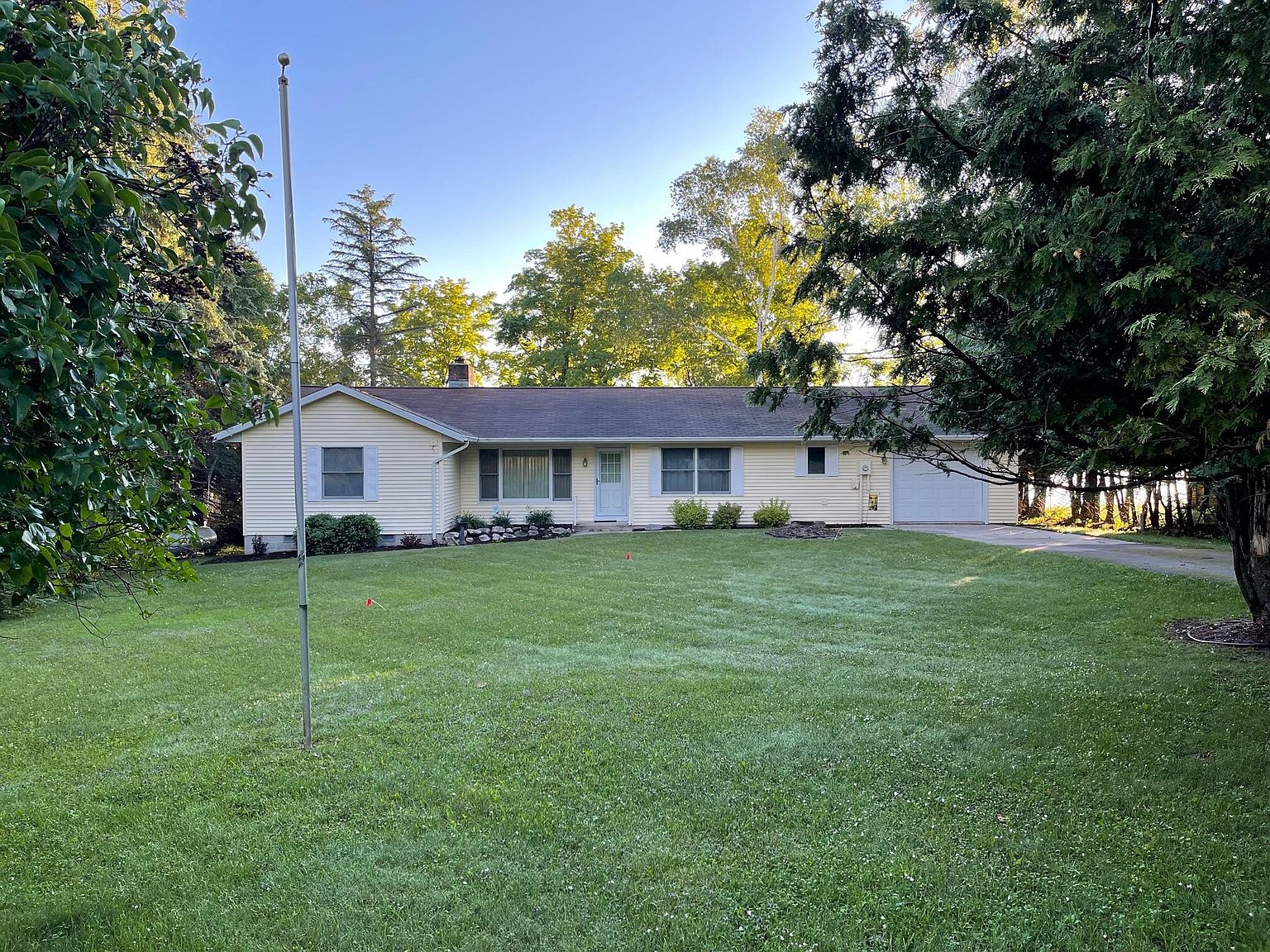 W17694 Crisler Shrs, Curtis, MI 49820 | Zillow