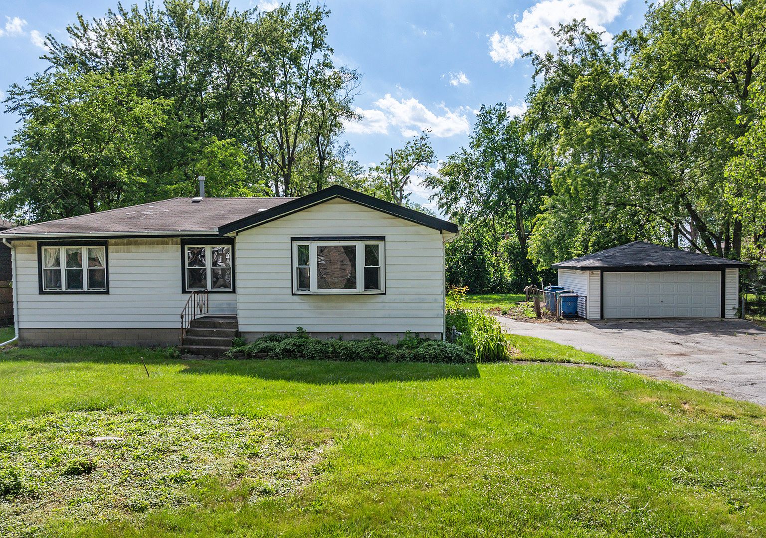 13542 Lavergne Ave, Crestwood, IL 60418 | Zillow
