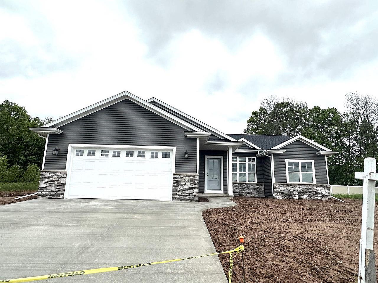 1049 MADI COURT, Menasha, WI 54952 | Zillow