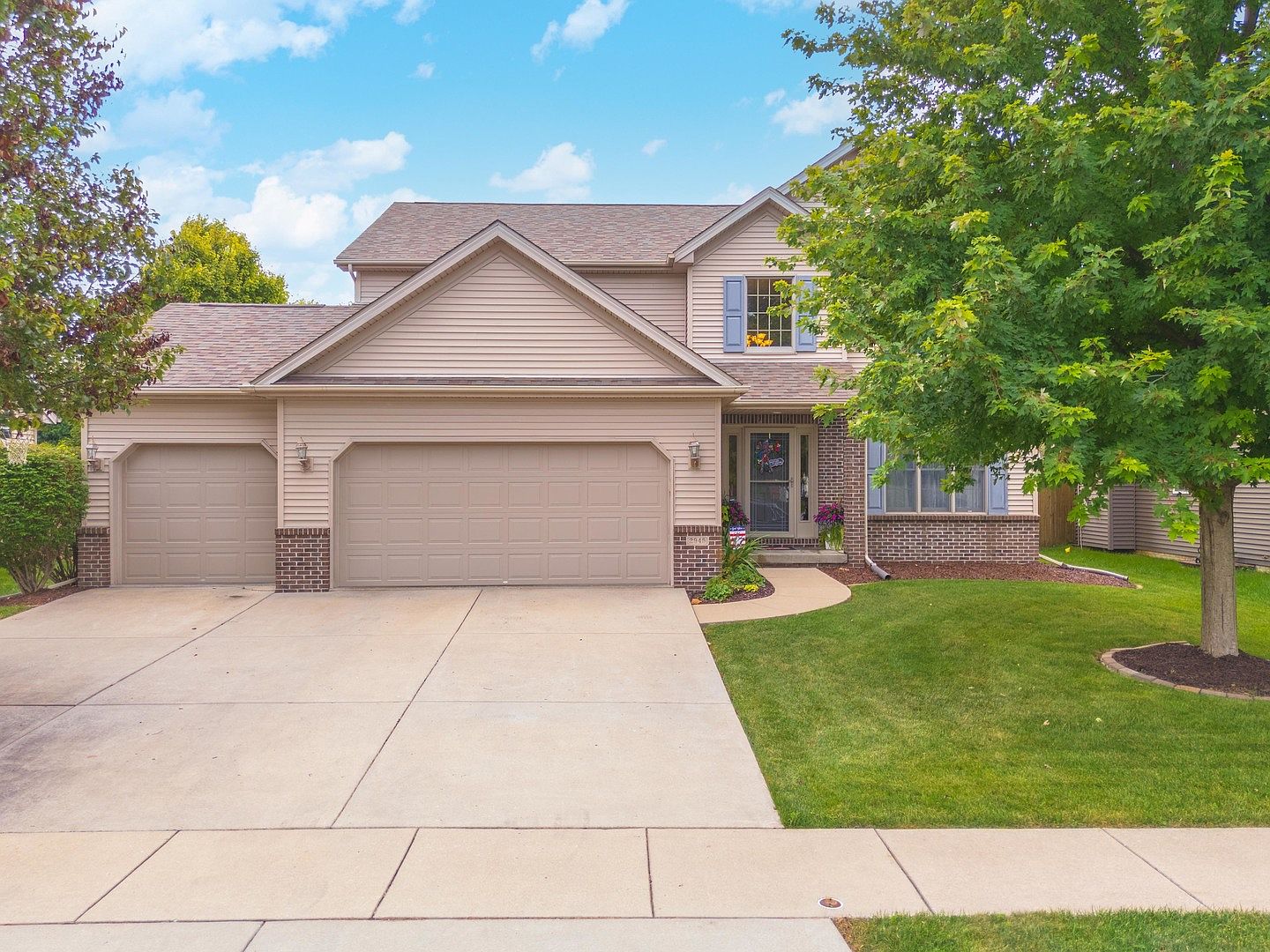 2945 Grey Hawk Dr, Normal, IL 61761 | Zillow
