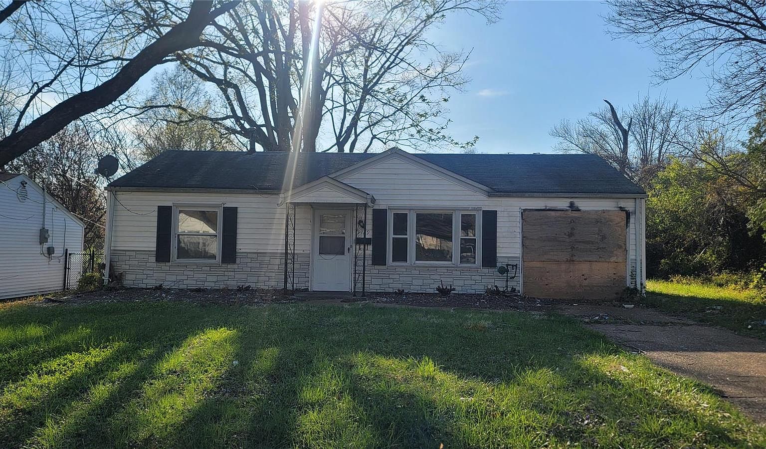 9769 Vickie Pl, Saint Louis, MO 63136 | Zillow