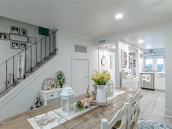 3655 Old Shell Rd APT 202, Mobile, AL 36608 | MLS #7197694 | Zillow