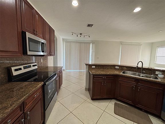 3946-3946 W Whitewater Ave, Fort Lauderdale, FL 33332 | Zillow