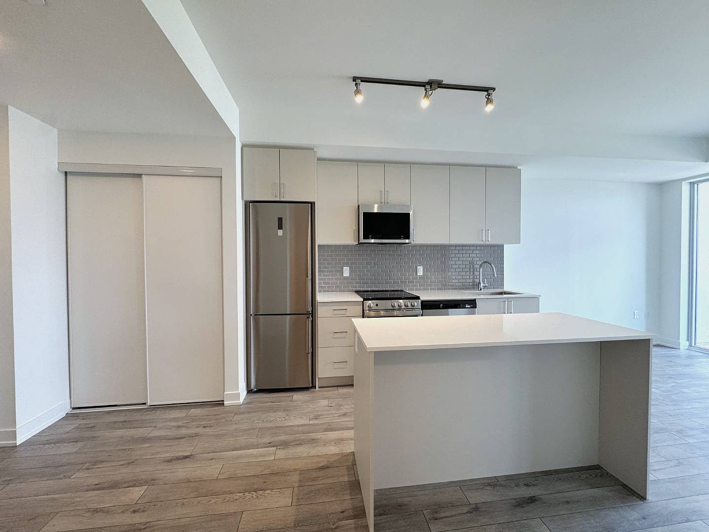 1005 Dundas St E #342, Oakville, ON L6H 8C7 | Zillow