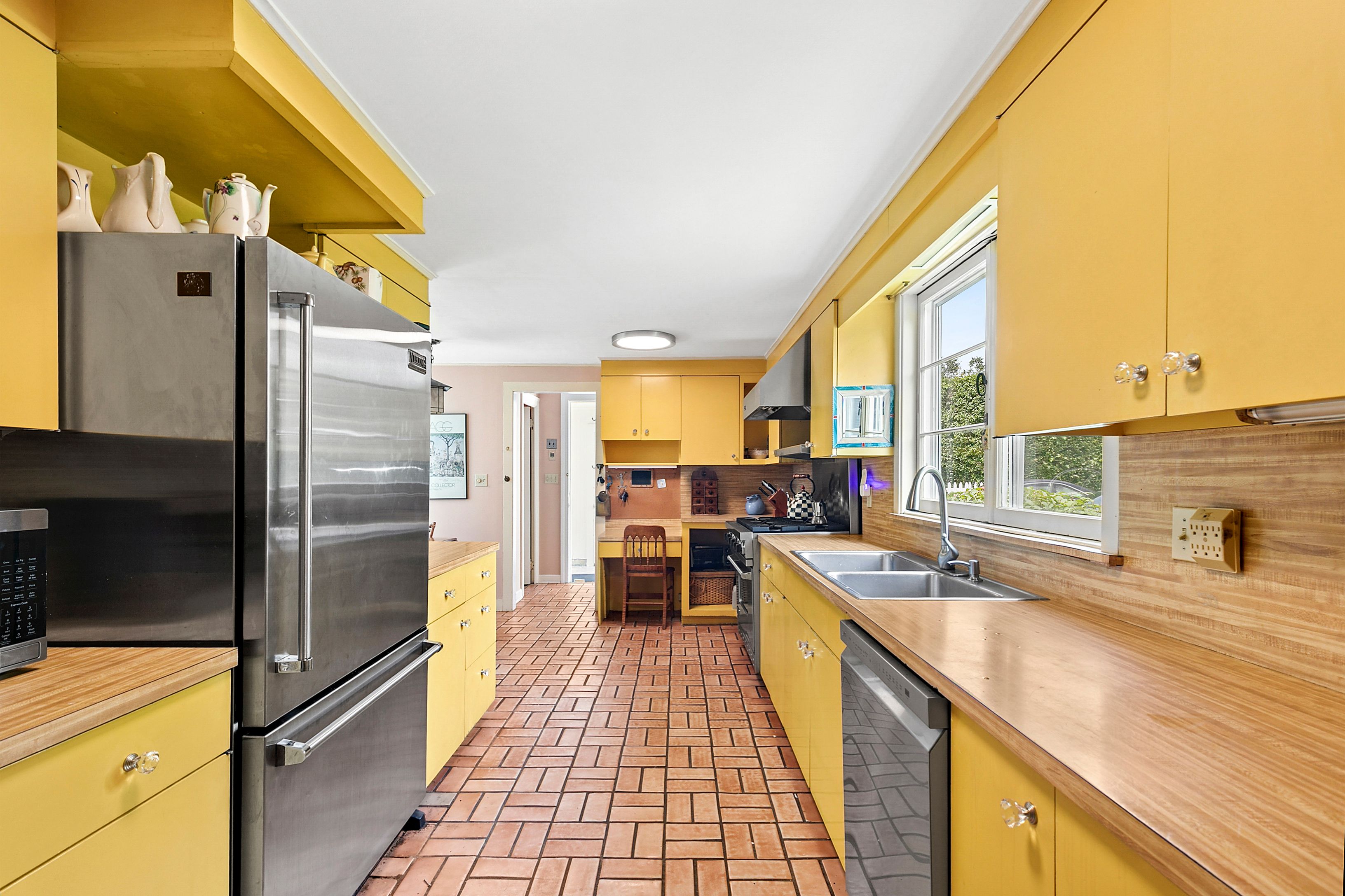 195 Main St, East Hampton, NY 11937 | Out East