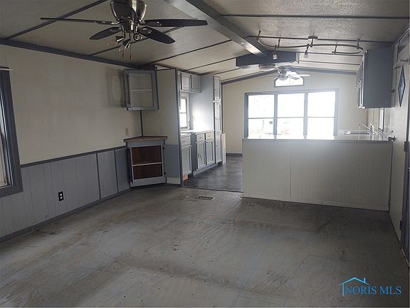 813 W Skye View Dr, Findlay, OH 45840 | MLS #6123992 | Zillow