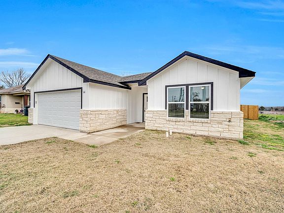 231 E Water St, Milford, TX 76670 | MLS #92555576 | Zillow