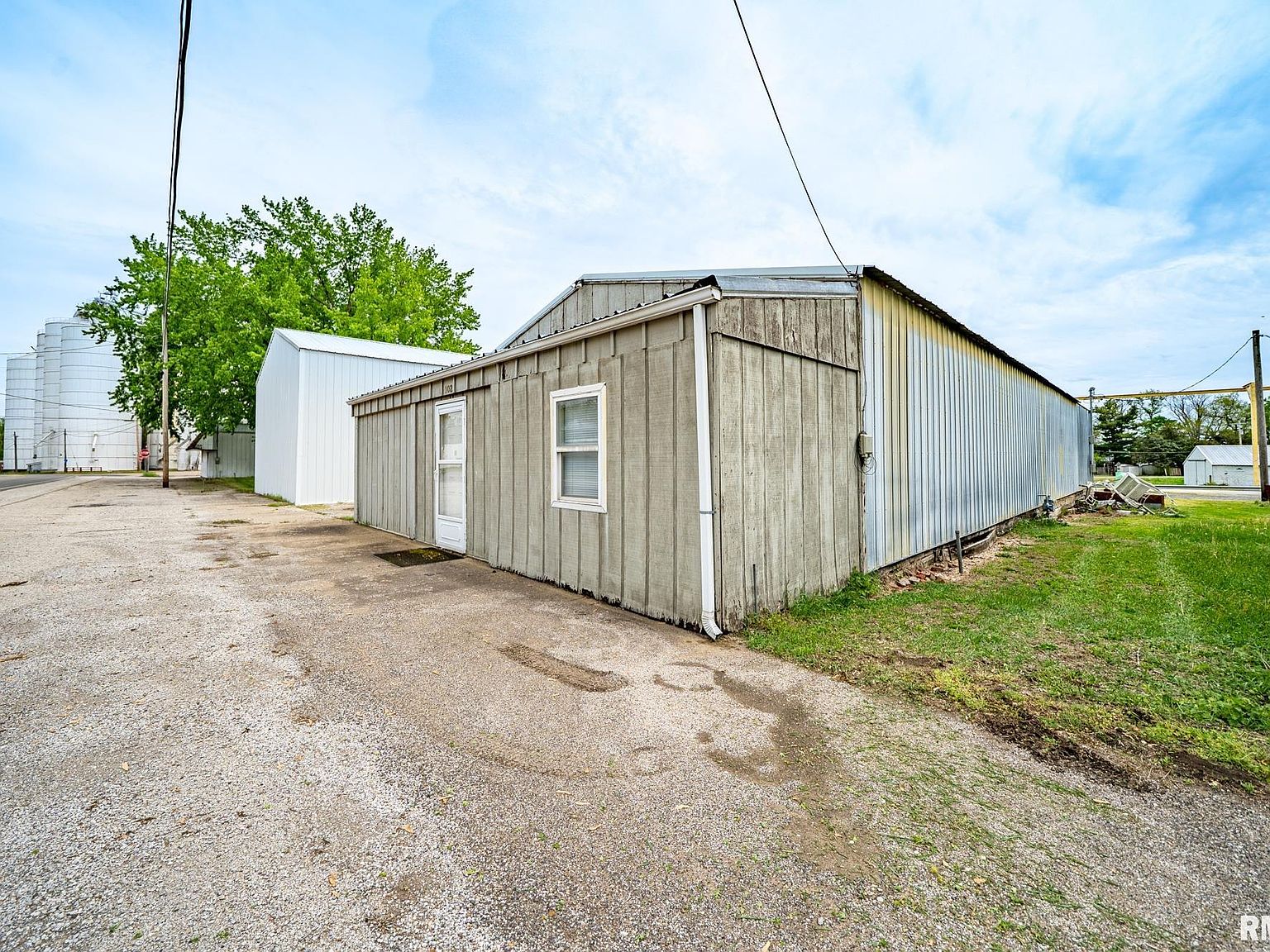 3 S Main St, Forest City, IL 61532 | Zillow