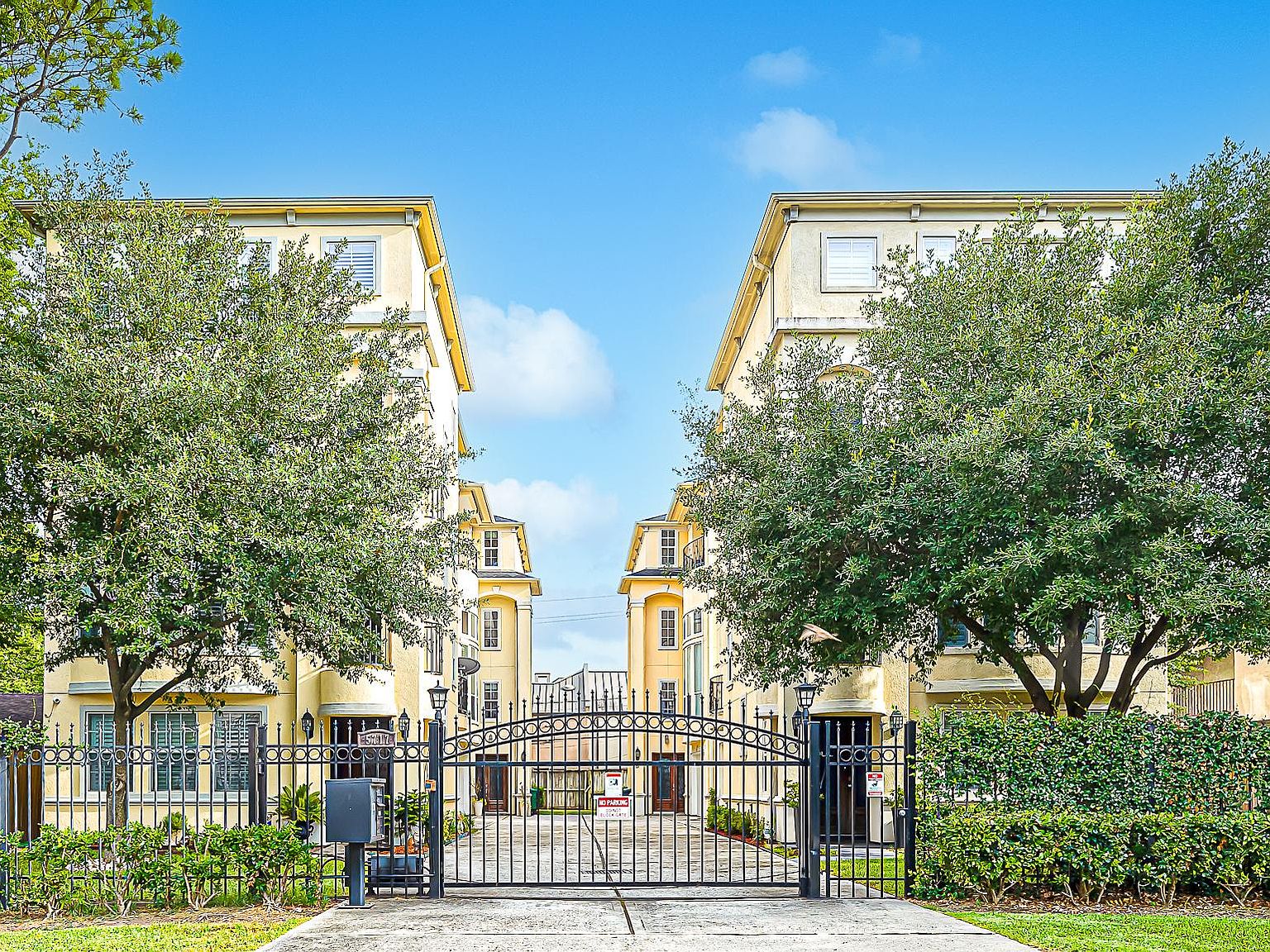 5717 Val Verde St, Houston, TX 77057 | Zillow