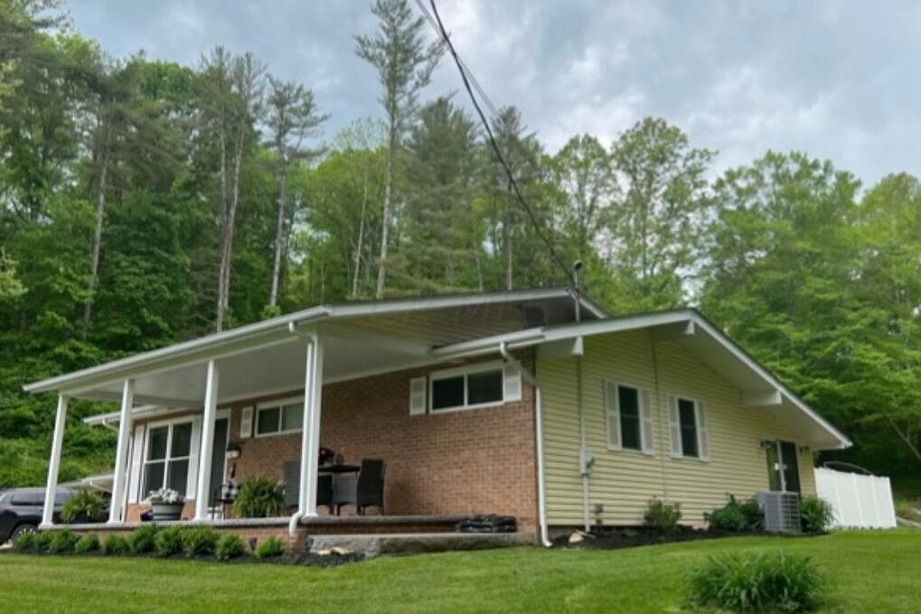 957 Burr Oak Blvd, Nelsonville, OH 45764 | Zillow