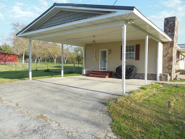 2285 Dawnville Beaverdale Rd Ne Dalton Ga 30721 Zillow