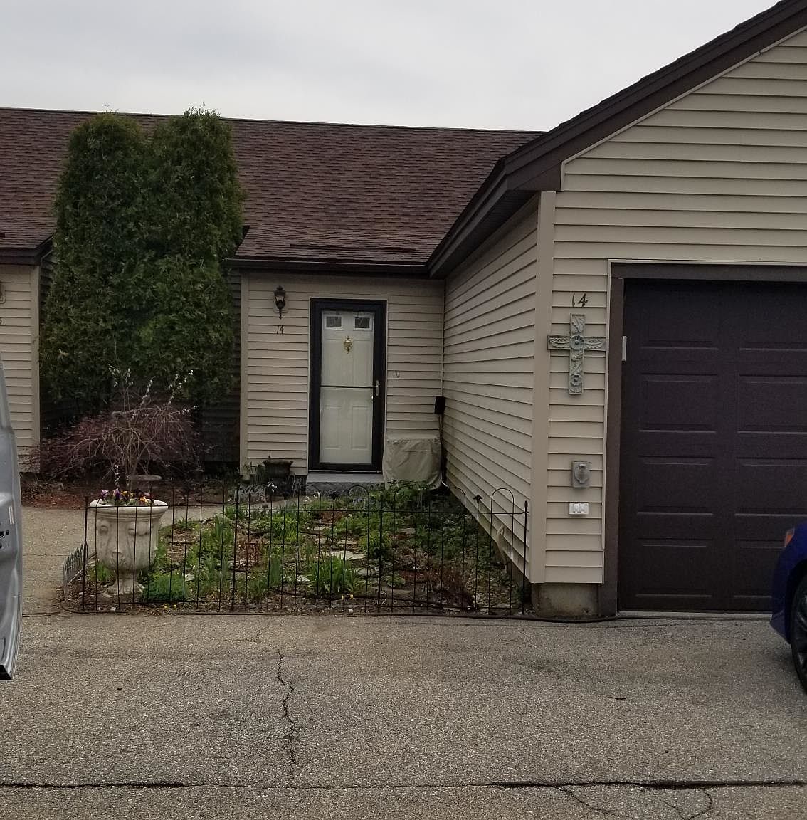 14 Dustin Homestead, Rochester, NH 03867 | Zillow