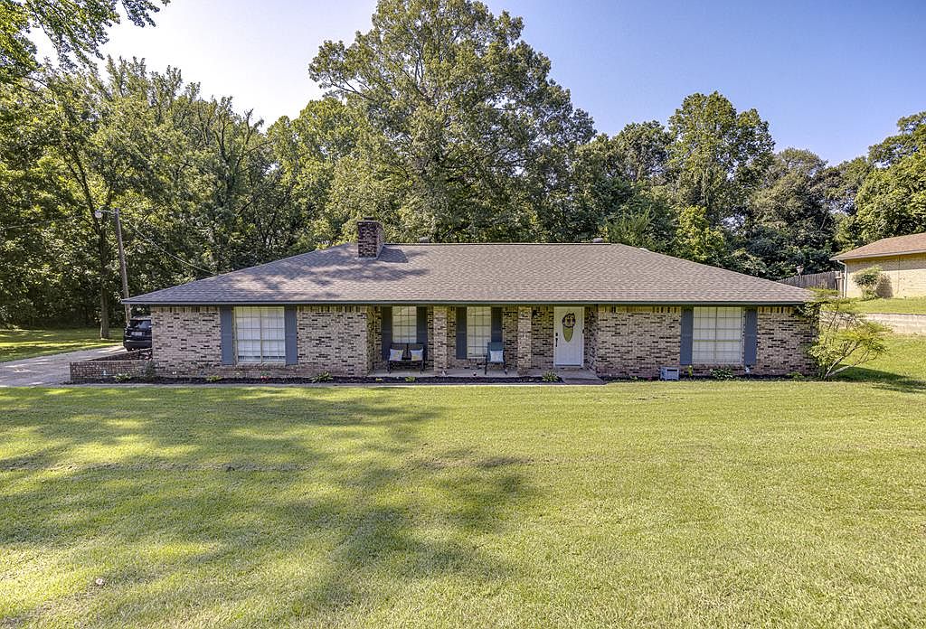 409 Lakeside Dr, Vicksburg, MS 39180 | MLS #31659 | Zillow