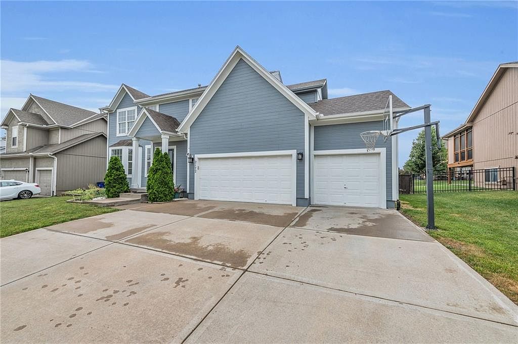 2172 W Elm St, Olathe, KS 66061 | Zillow