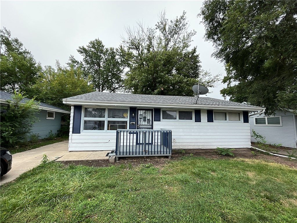 327 E Garfield Ave, Decatur, IL 62526 | MLS #6228646 | Zillow