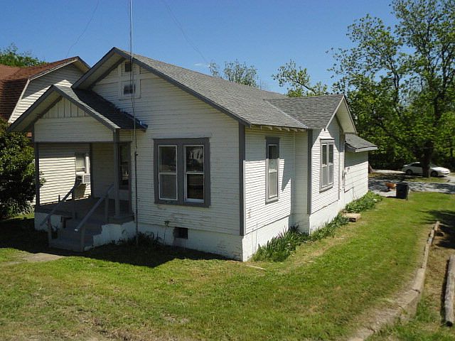 413 E 14th St, Ada, OK 74820 | Zillow