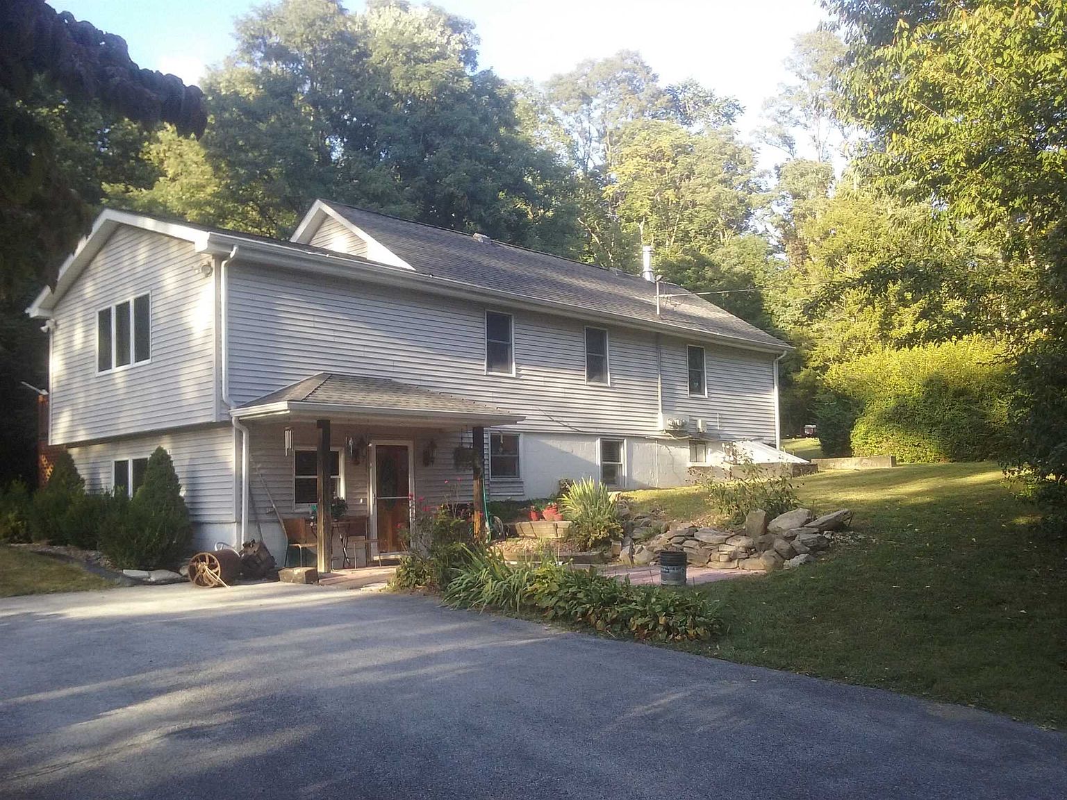 541 Salt Point Tpke, Poughkeepsie, NY 12601 | Zillow