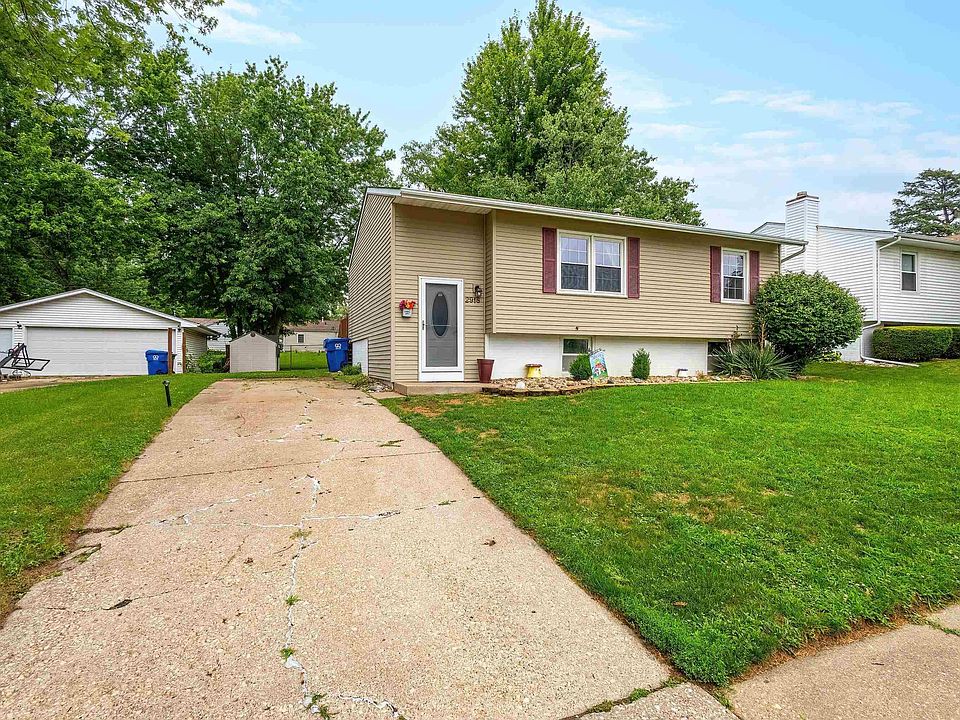 2918 W 66th St, Davenport, IA 52806 | Zillow