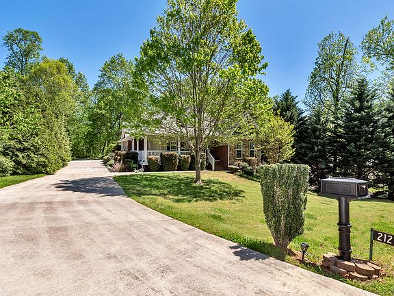 212 Fernbank Dr, Cornelia, GA 30531 | MLS #10150389 | Zillow