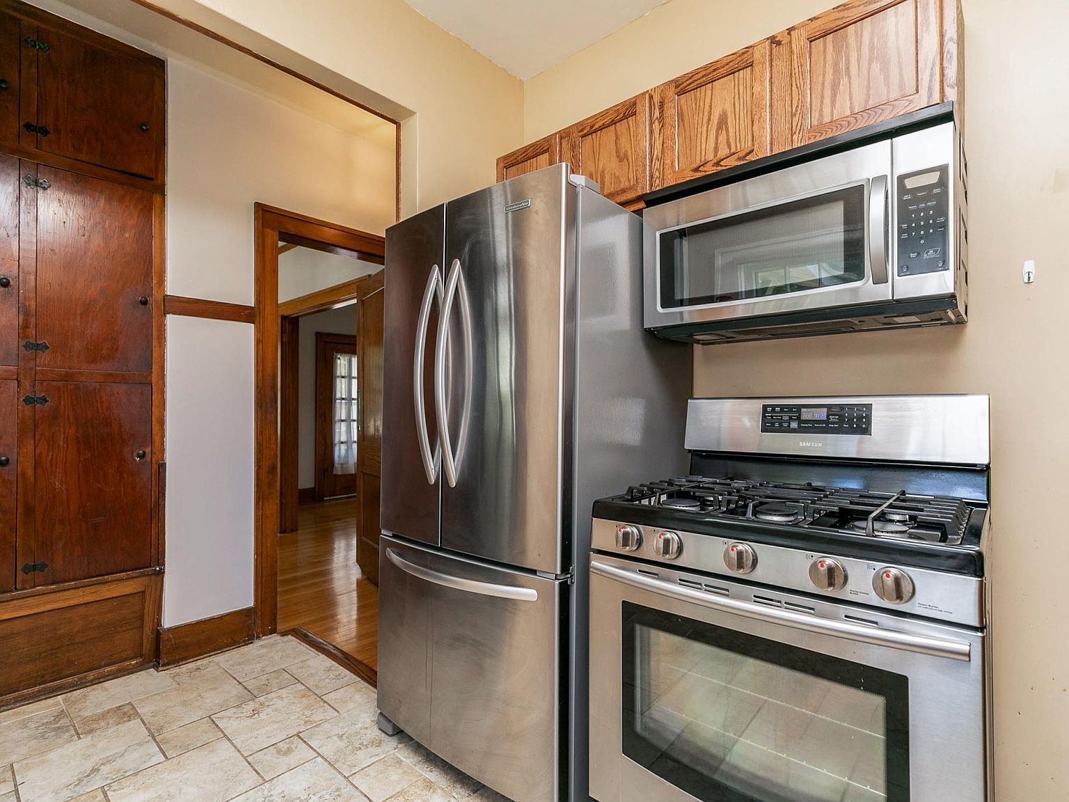 3038 E Ave Ne, Cedar Rapids, IA 52402 | Zillow