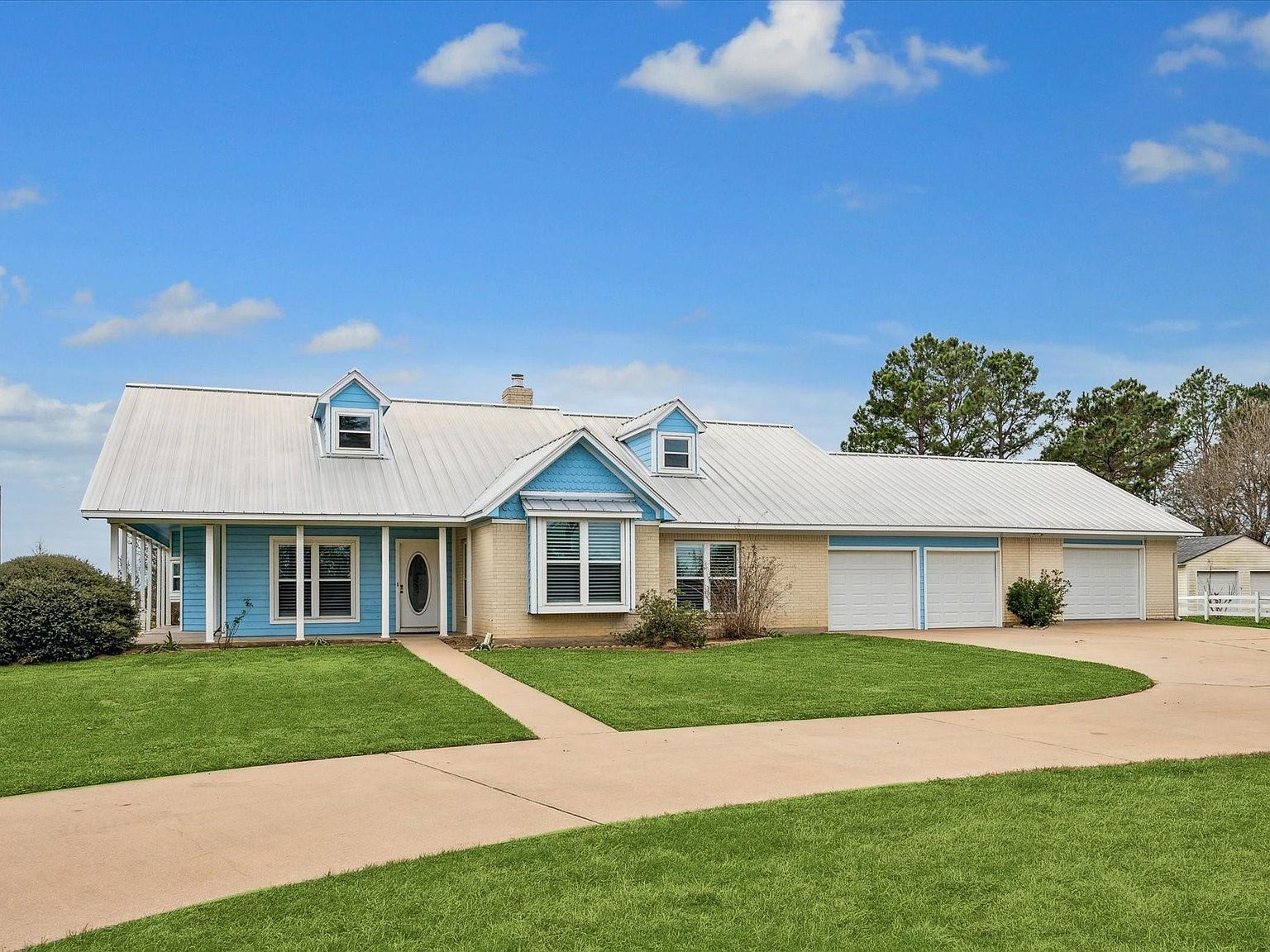 2922 Centerhill Cir, Bellville, TX 77418 | MLS #35196351 | Zillow
