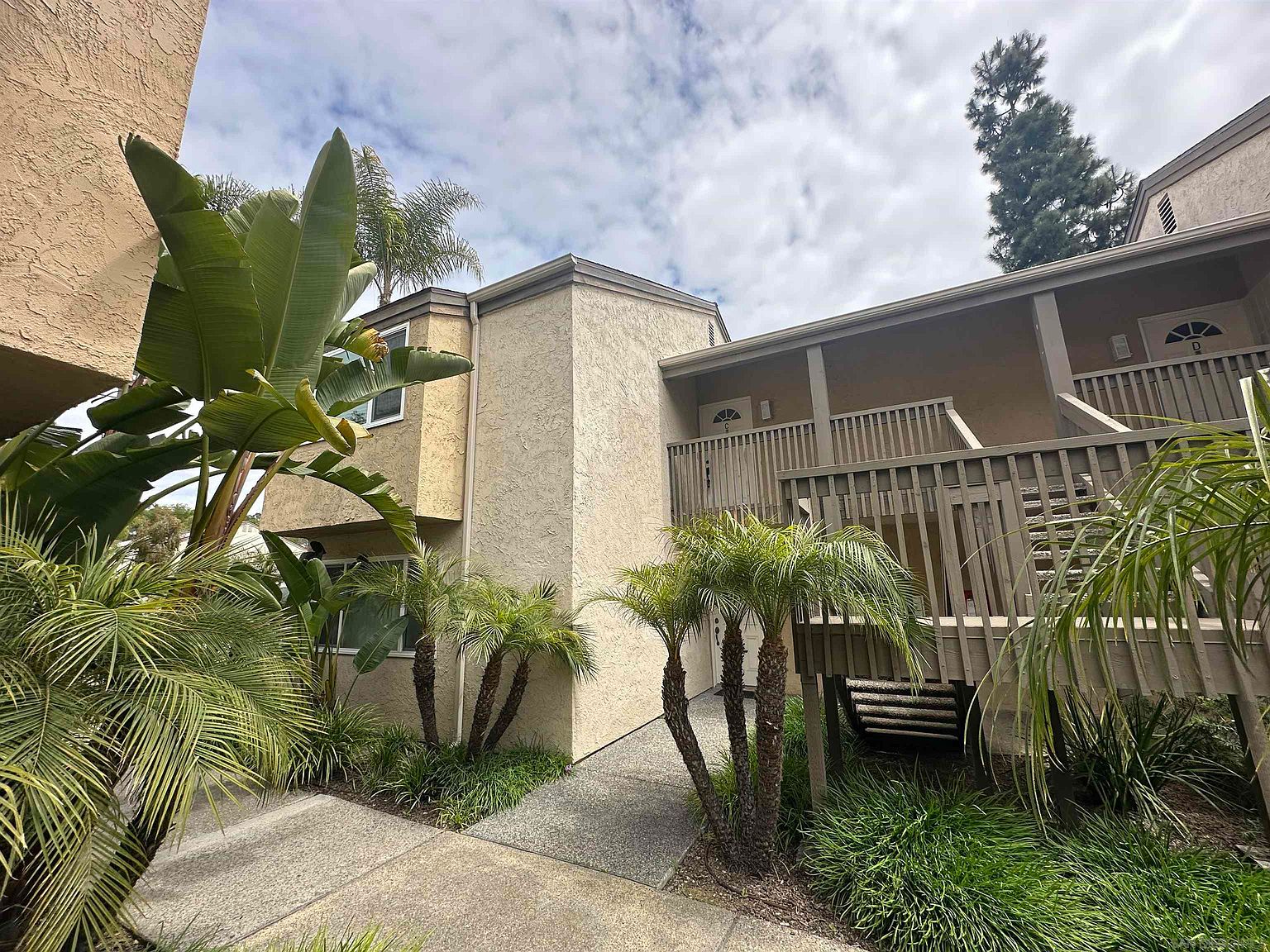 8515 Via Mallorca #C, La Jolla, CA 92037 | MLS #250026923 | Zillow