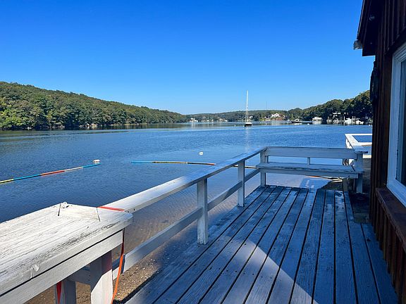 9 Riverside Dr #3, Waterford, CT 06385 | Zillow