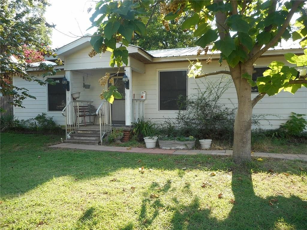 150 1st St NW, Detroit, TX 75436 | Zillow