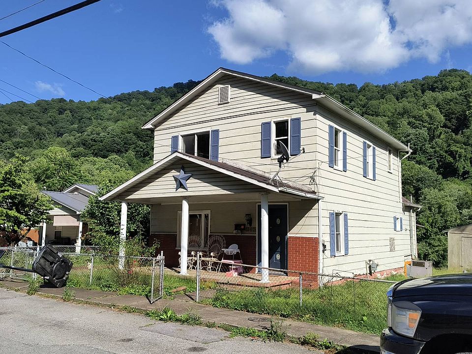 302 Holly Ave, Logan, WV 25601 | MLS #11180040 | Zillow