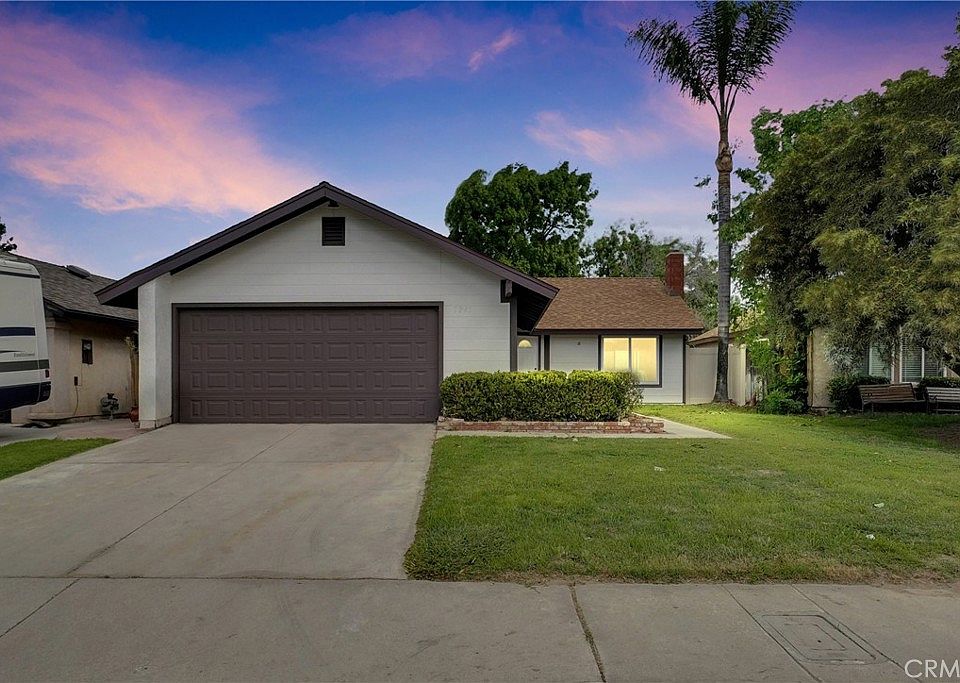 2245 E Mountain Woods St, Colton, CA 92324 | MLS #CV24052274 | Zillow