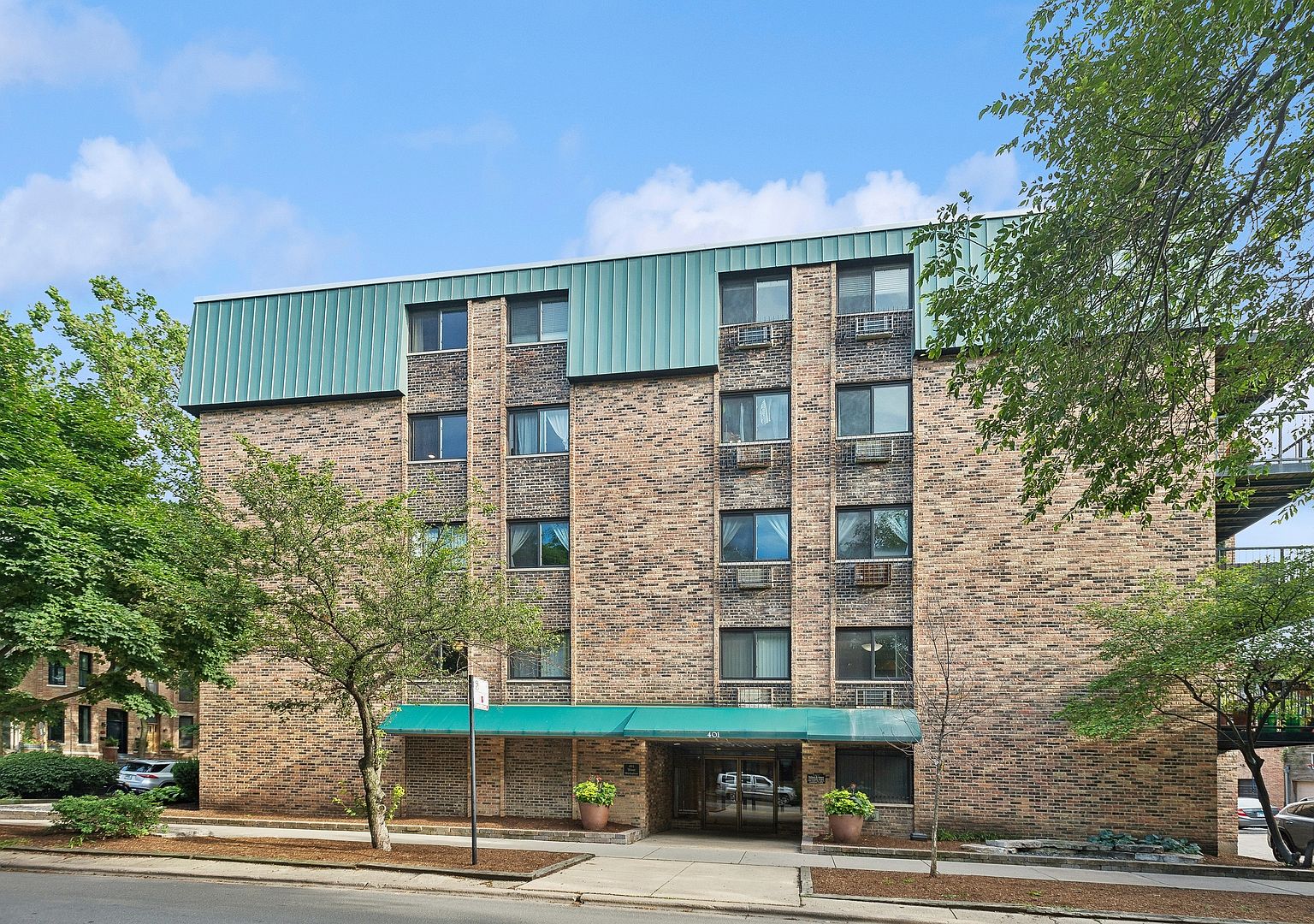 401 W Webster Ave APT 501, Chicago, IL 60614 | MLS #12125803 | Zillow