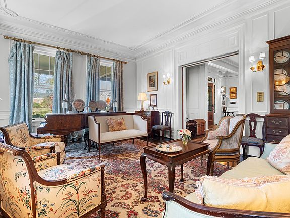 Stunning grand porches and indoor pool!! Historic C. 1918 estate in ...