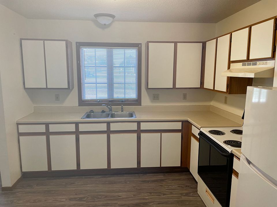 500 Henderson St - 500 Henderson St Olin IA | Zillow