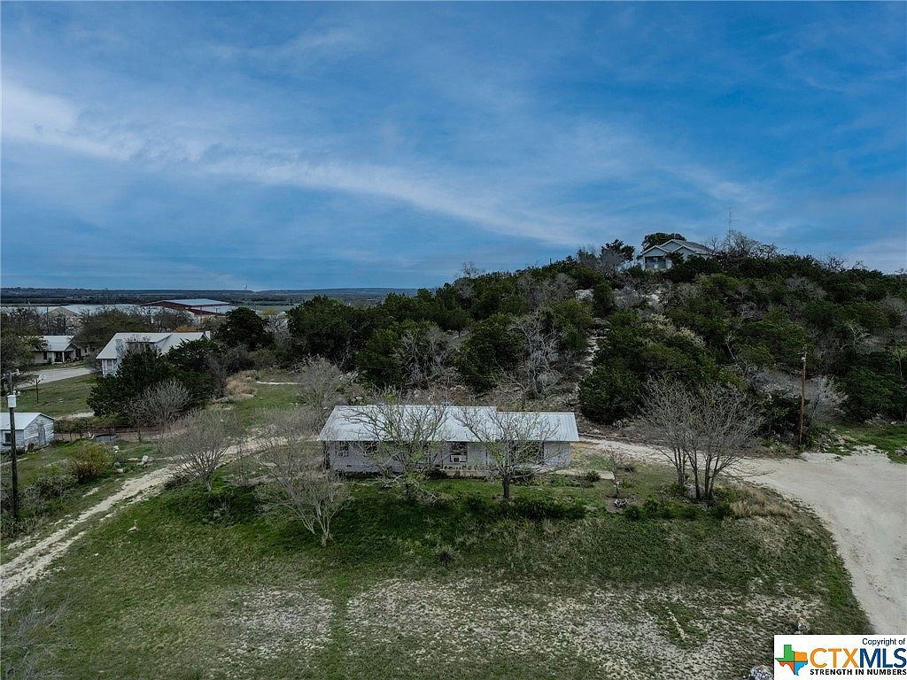 219 S 6th St, Lometa, TX 76853 | Zillow