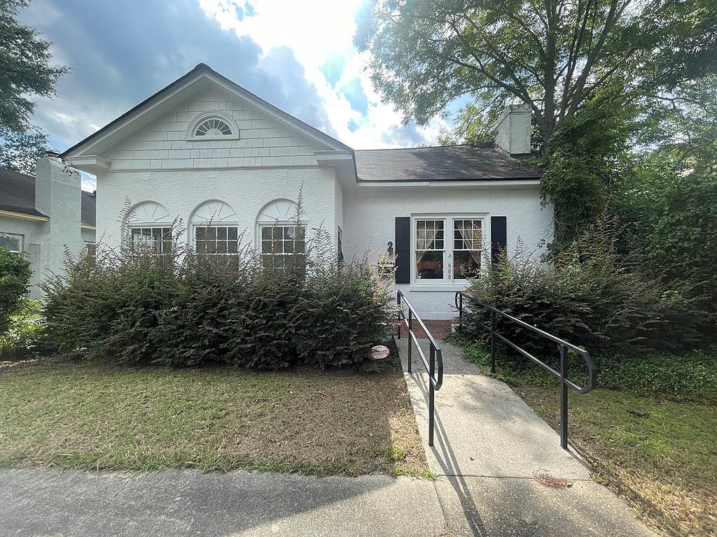 600 1st St SE, Moultrie, GA 31768 | Zillow