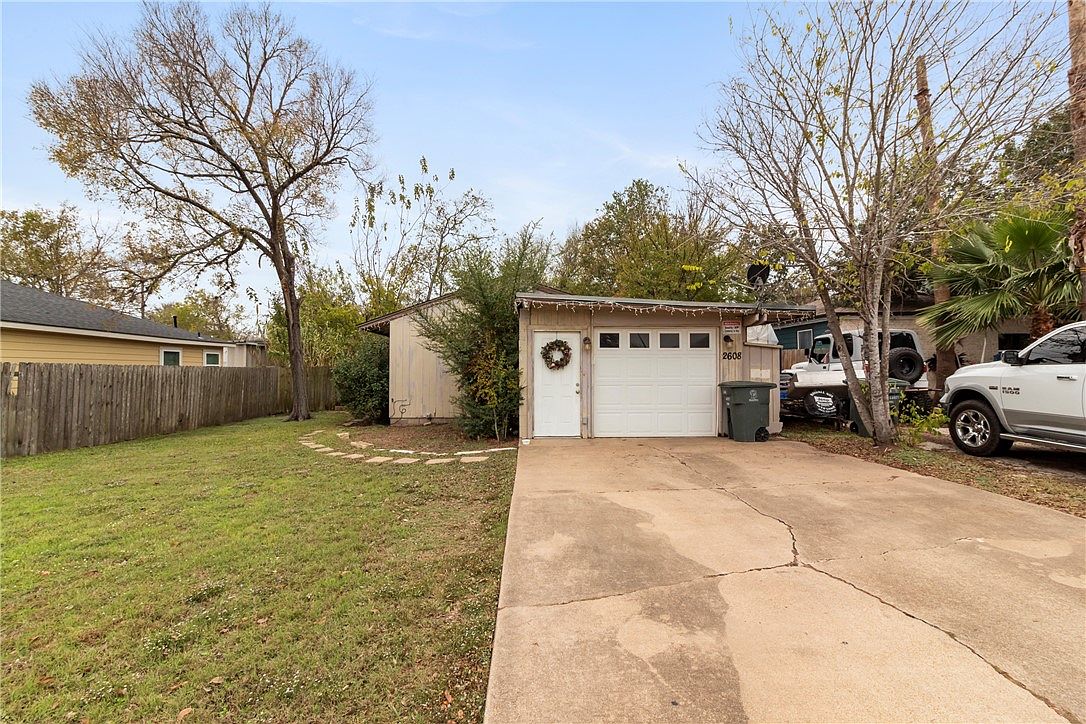 2608 Cavitt Ave, Bryan, TX 77801 | Zillow