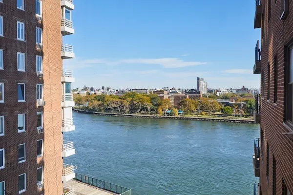 55 East End Avenue #7E in Yorkville, Manhattan | StreetEasy