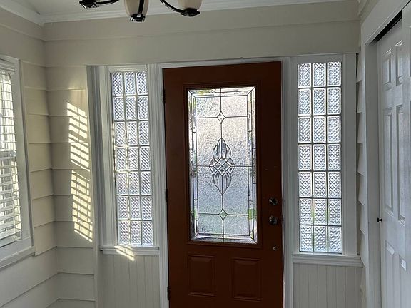 18 Spruce St, Hicksville, NY 11801 | Zillow