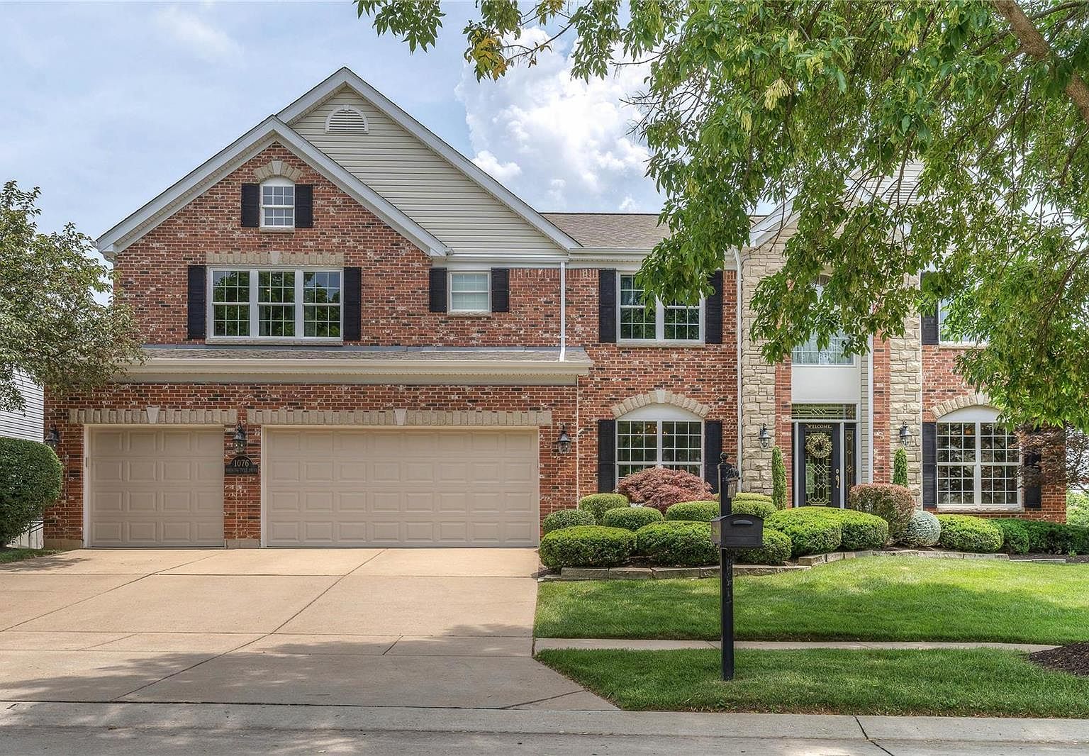 1076 Nooning Tree Dr, Chesterfield, MO 63017 | Zillow