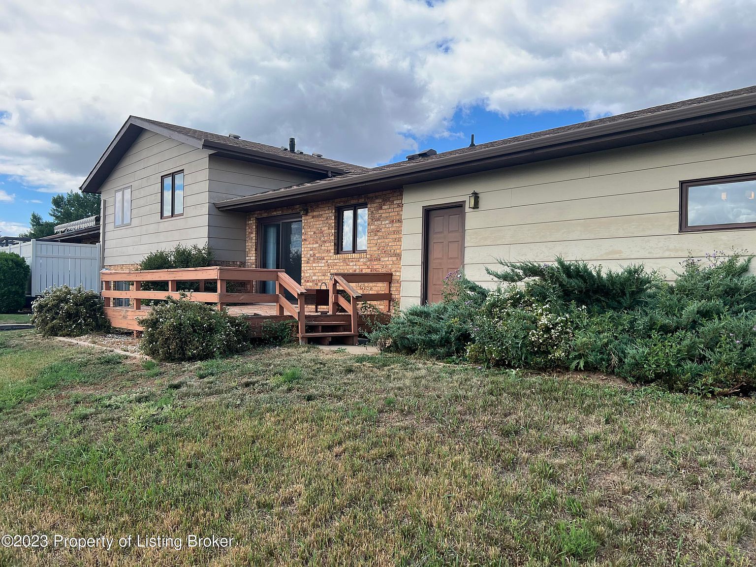 2107 10th Ave W, Dickinson, ND 58601 | MLS #23-407 | Zillow