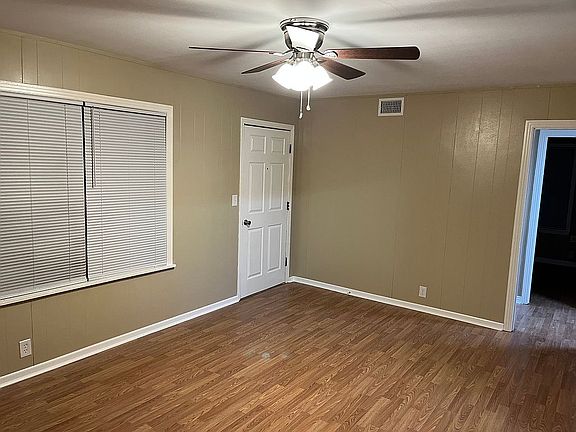 2801 E Mistletoe Ave, Victoria, TX 77901 | Zillow