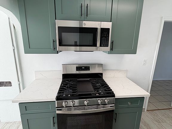 350 W Fig St #B, Compton, CA 90222 | Zillow