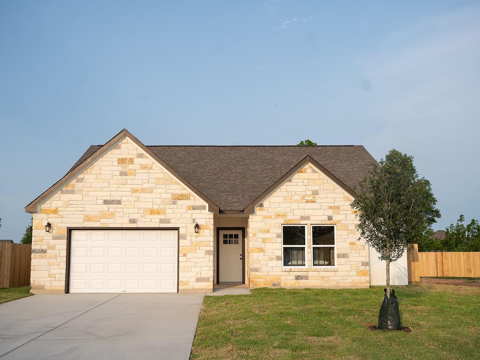 304 String Prairie Way, Smithville, TX 78957 | MLS #2183005 | Zillow
