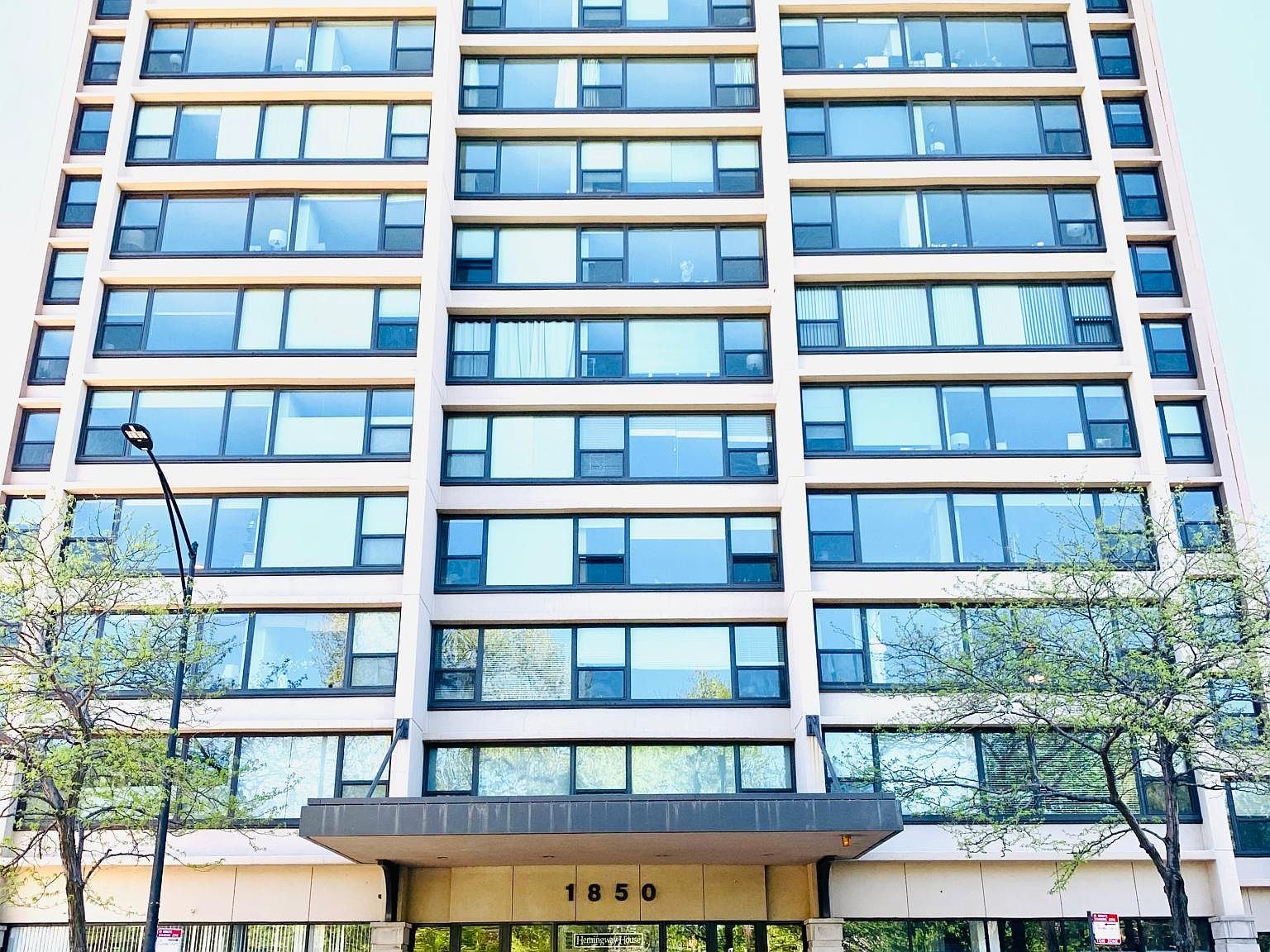 1850 N Clark St APT 210, Chicago, IL 60614 | Zillow