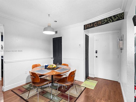 8517 NW 7th St APT 305, Miami, FL 33126 | Zillow