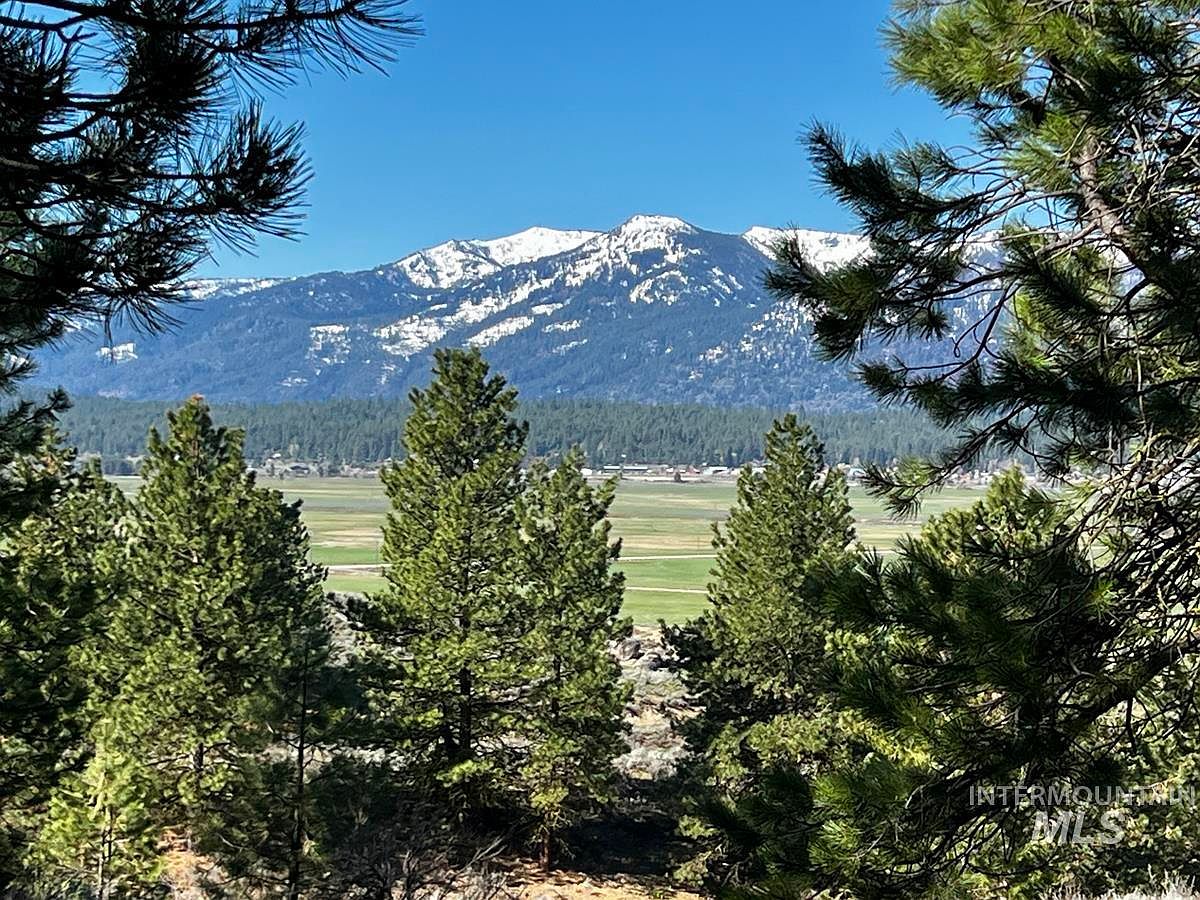 56 Joshua Dr, Cascade, ID 83611 | Zillow