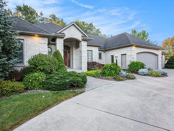 8826 Cedar Lake Dr, Jenison, MI 49428 | Zillow