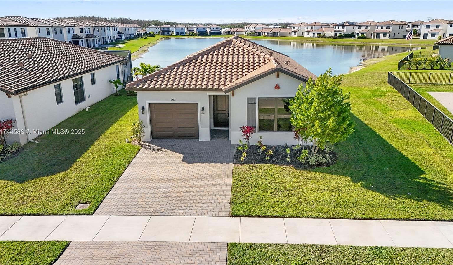 5583 Morino Way Ave, Maria, FL 34142 | Zillow