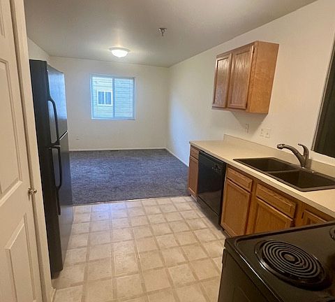 623 Lydia Ln, Pontiac, MI 48341 | Zillow